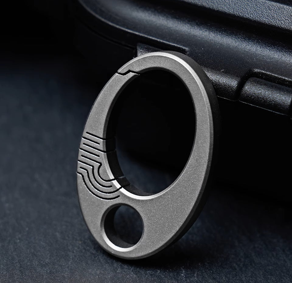 Exquisite Mini Pure Titanium Keychain: EDC Press-Lock Charm Tool ...