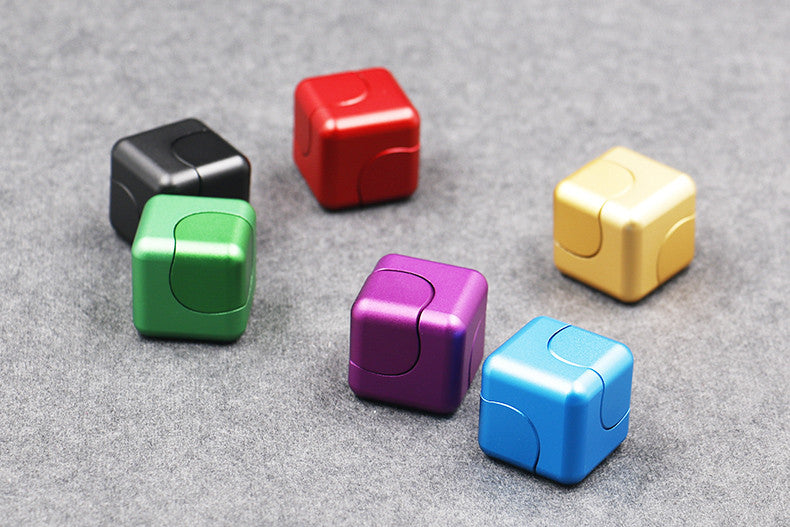 The Most Amazing Metal Finger Cube Spinner – GizModern