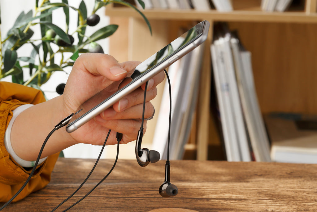 When Graphene Finds Its Way into Earphones - The World's First Graphen ...