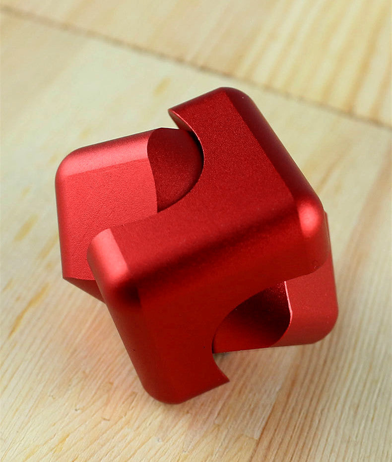 The Most Amazing Metal Finger Cube Spinner – GizModern